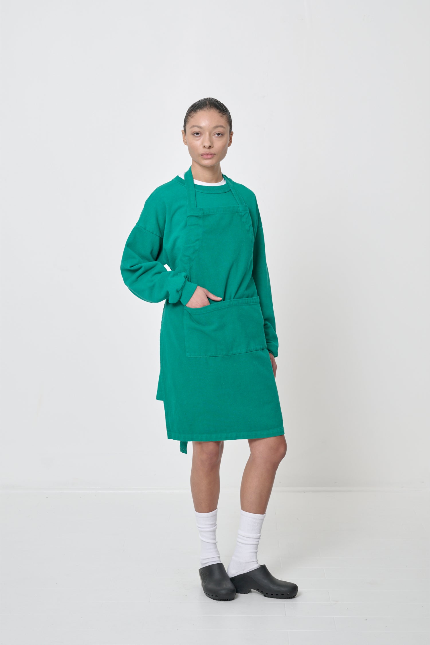 Closed-Loop Apron — Everybody.World