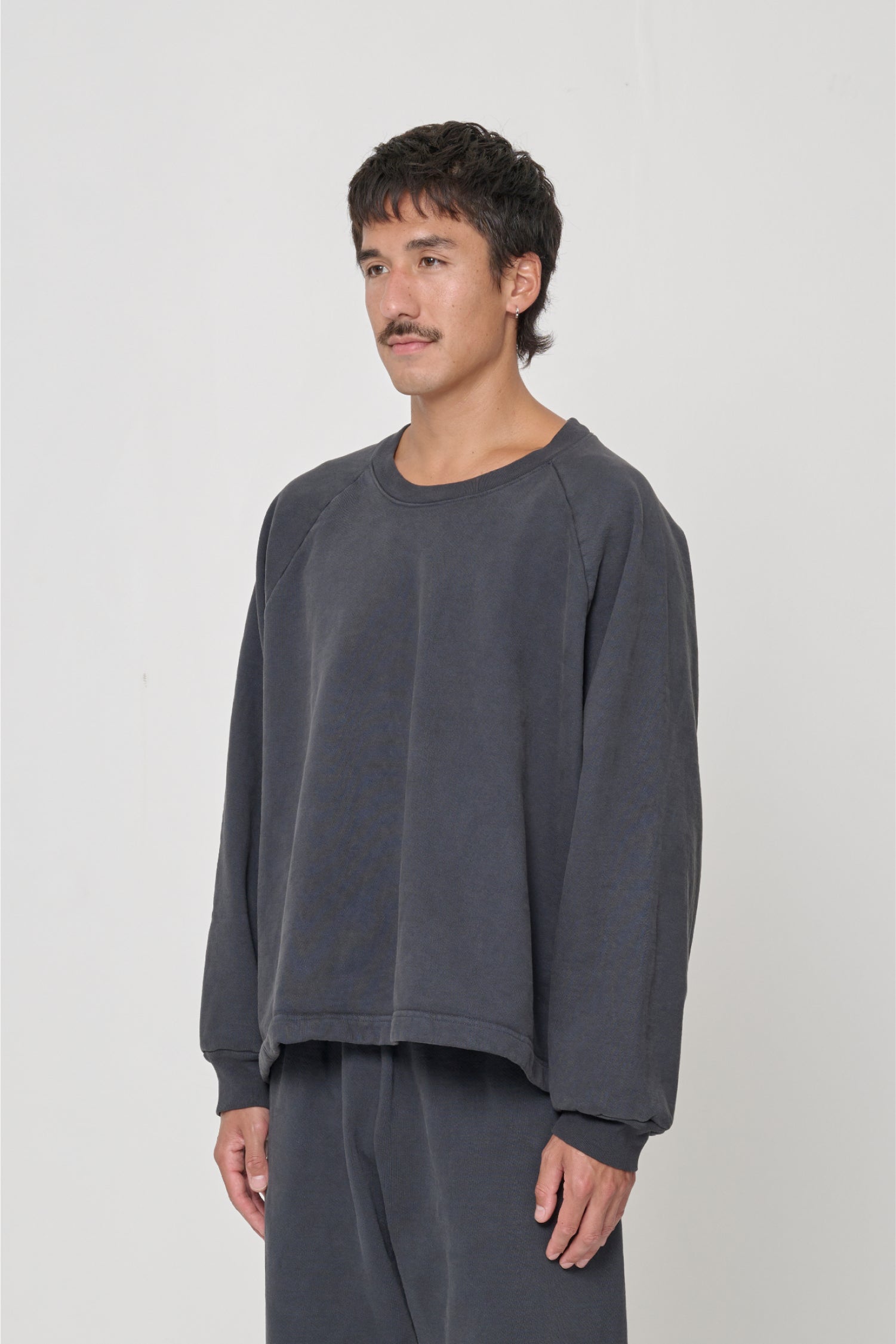 Trash Raglan — Everybody.World