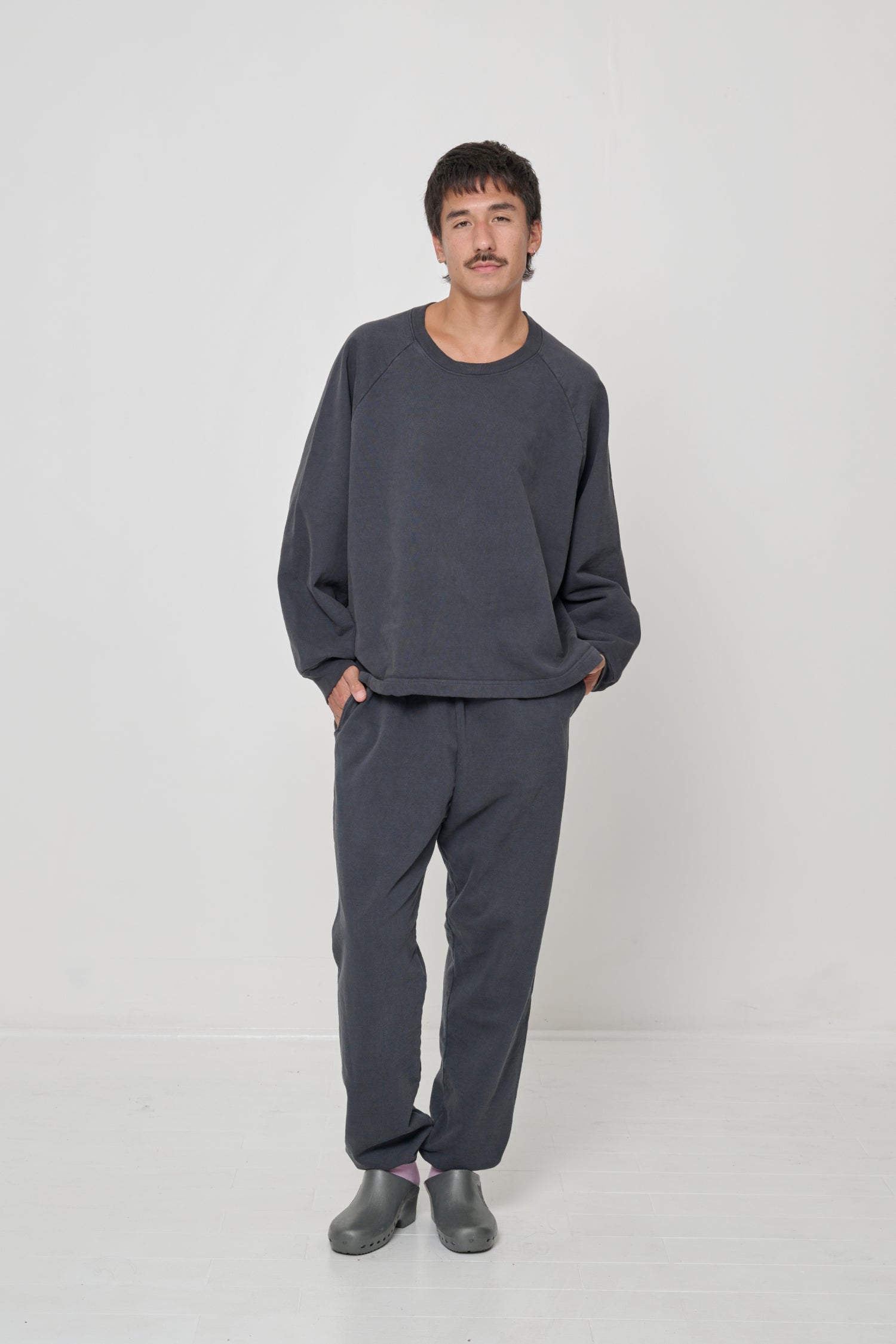 Trash Raglan — Everybody.World