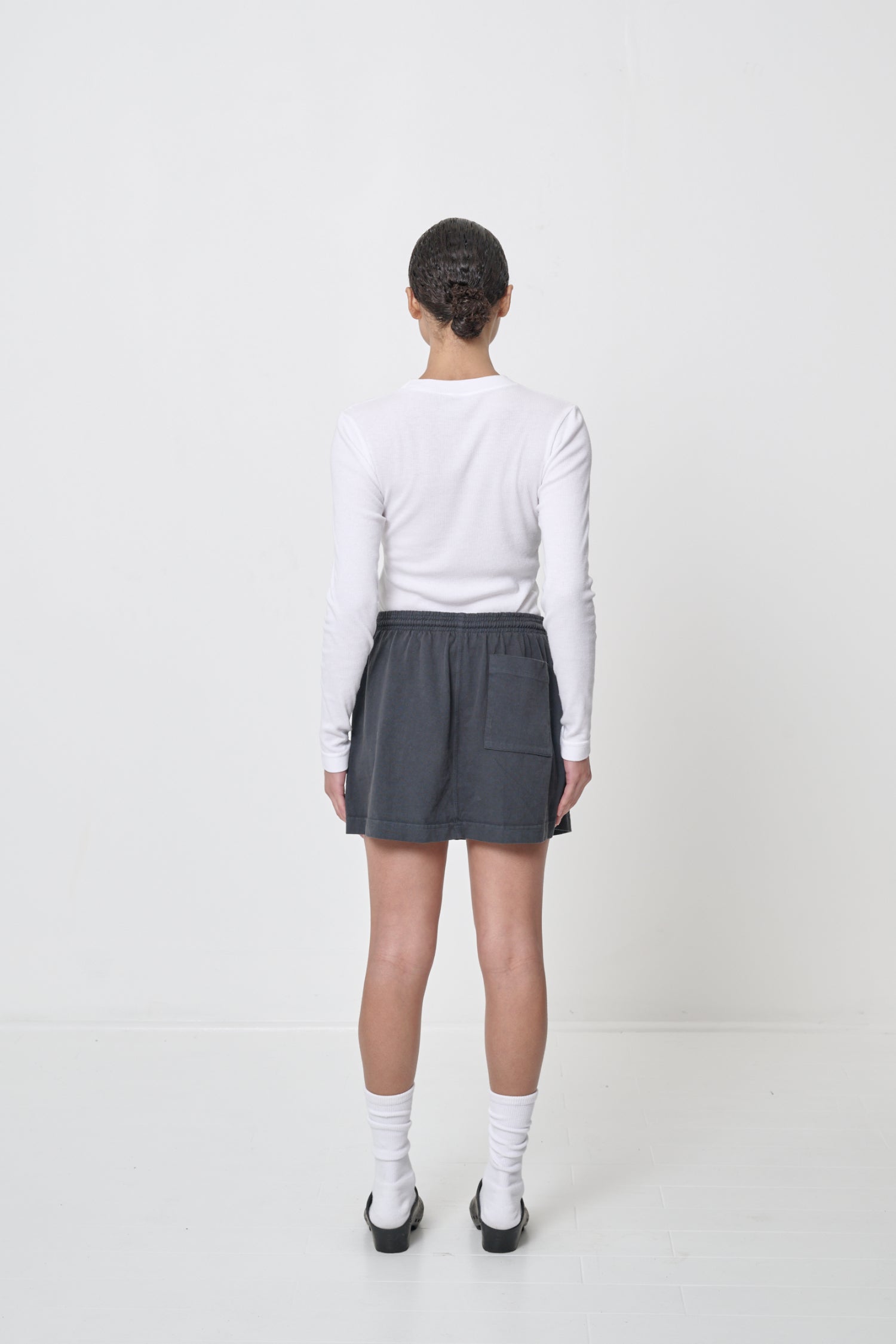 Trash Skirt — Everybody.World