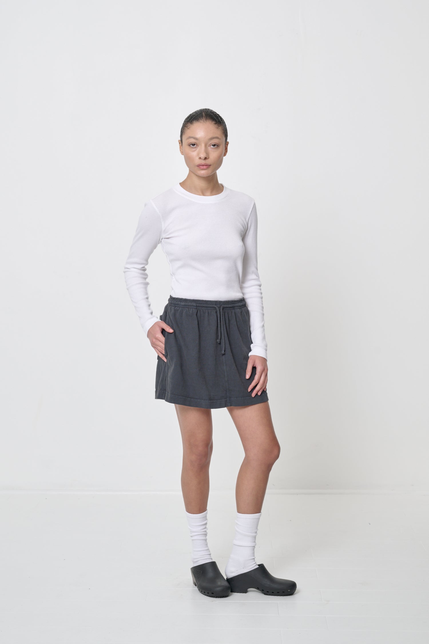 Trash Skirt — Everybody.World